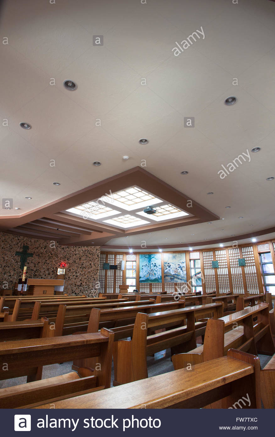 Catholic Church Altar Stock Photos & Catholic Church Altar Stock Images ...