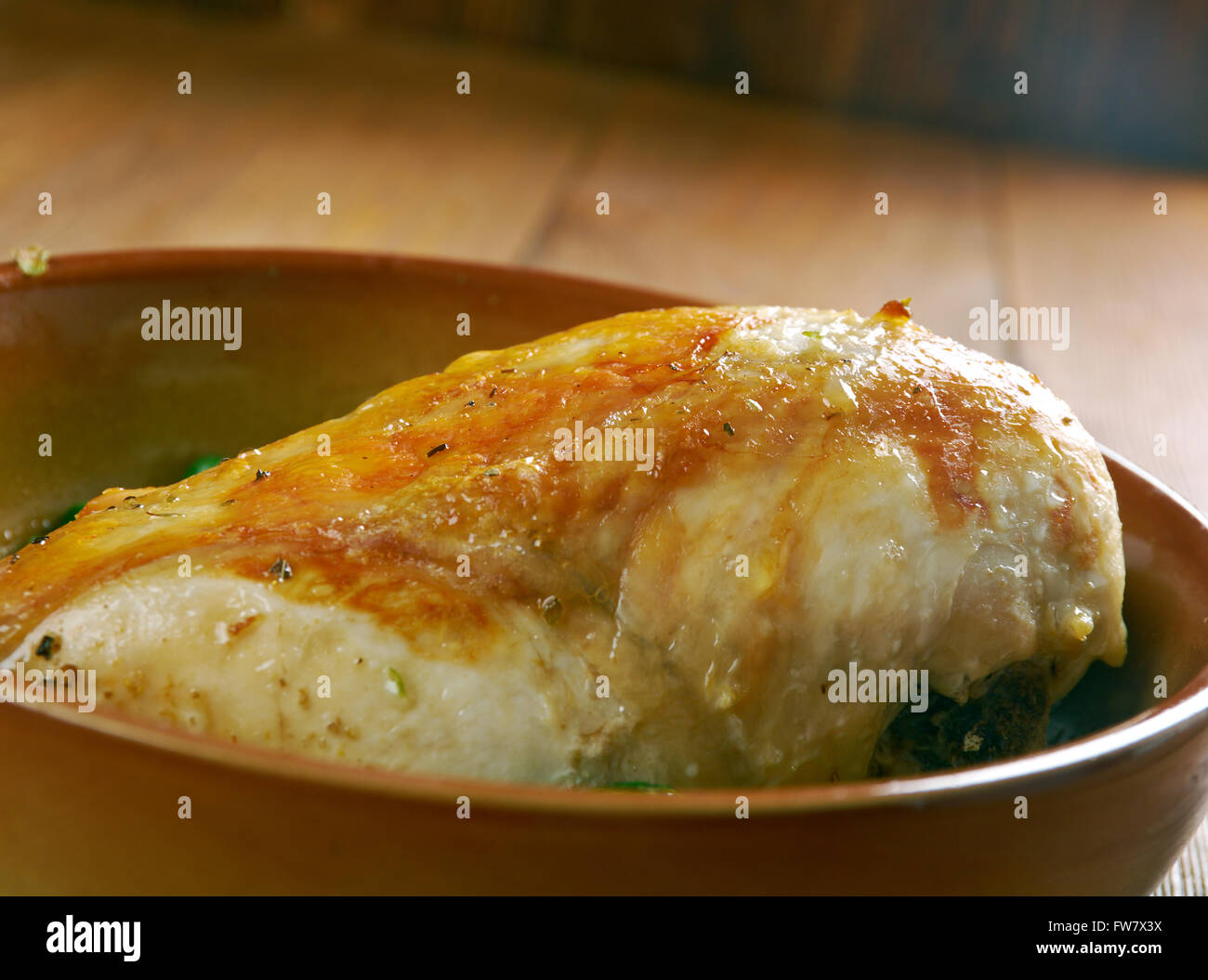 Village chicken hi-res stock photography and images - Alamy