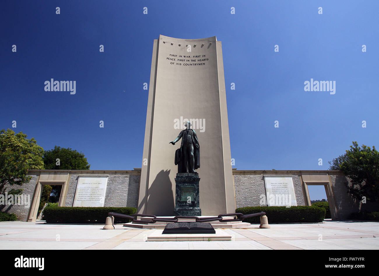 Celebrity final resting places - Forest Lawn Memorial Park & Mortuaries ...