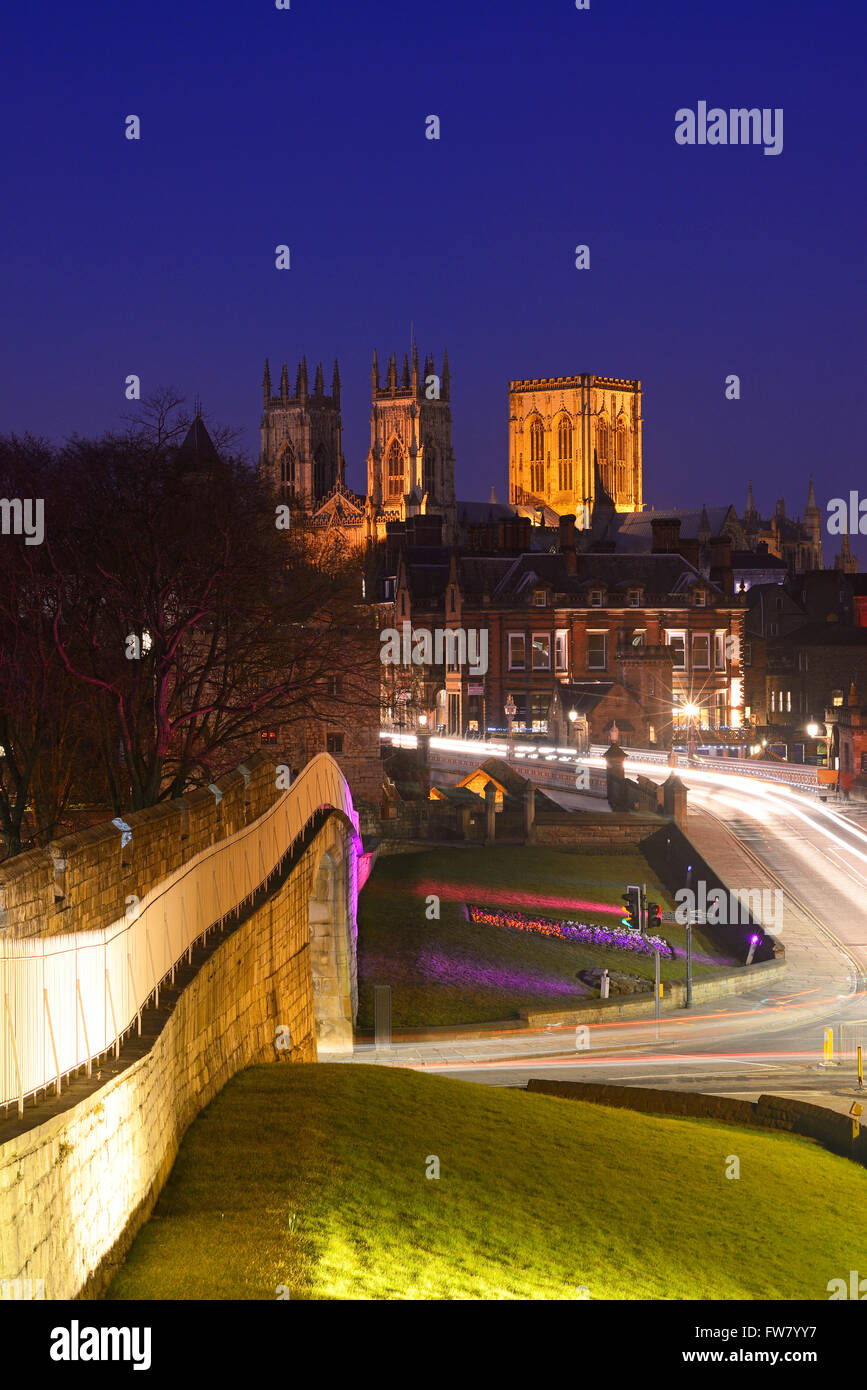 York city walls at night hi-res stock photography and images - Alamy