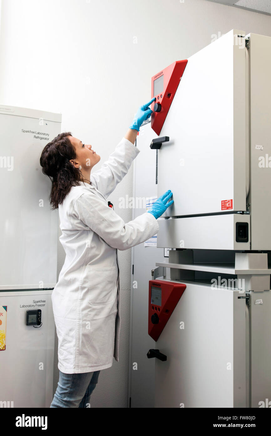 Laboratory incubator hi-res stock photography and images - Alamy