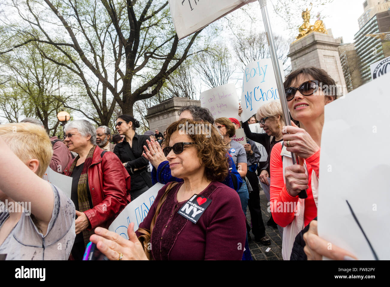 New York, USA. 31st March, 2016. Approximately 200 Pro Choice advocates ...