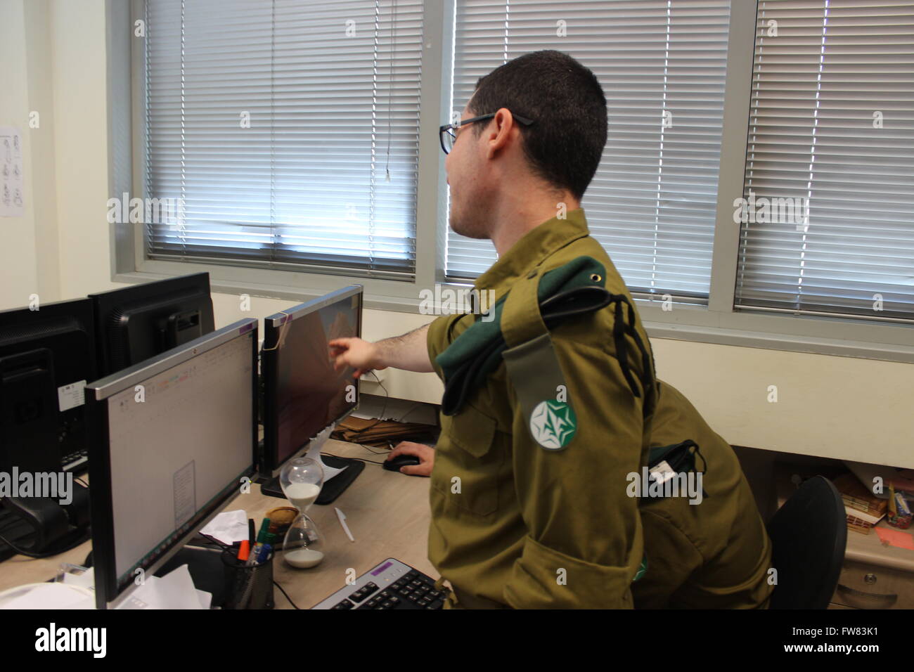 Tel Aviv, Israel. 29th Mar, 2016. Members of the Israel Defense Forces ...