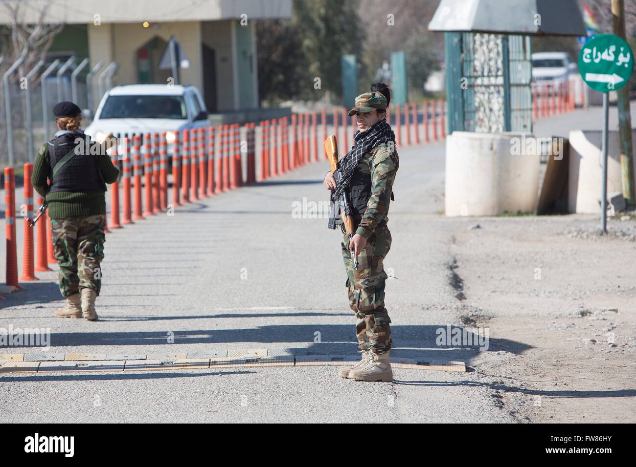 Female Kurdish Peshmerga fighting ISIS in Iraq and Syria Stock Photo ...