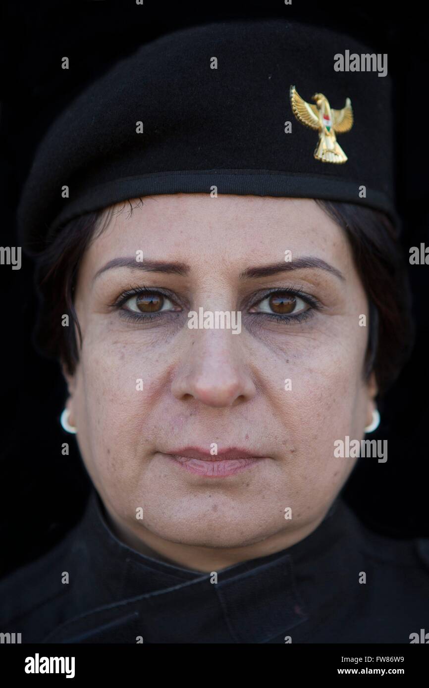 Female isis fighter hi-res stock photography and images - Alamy