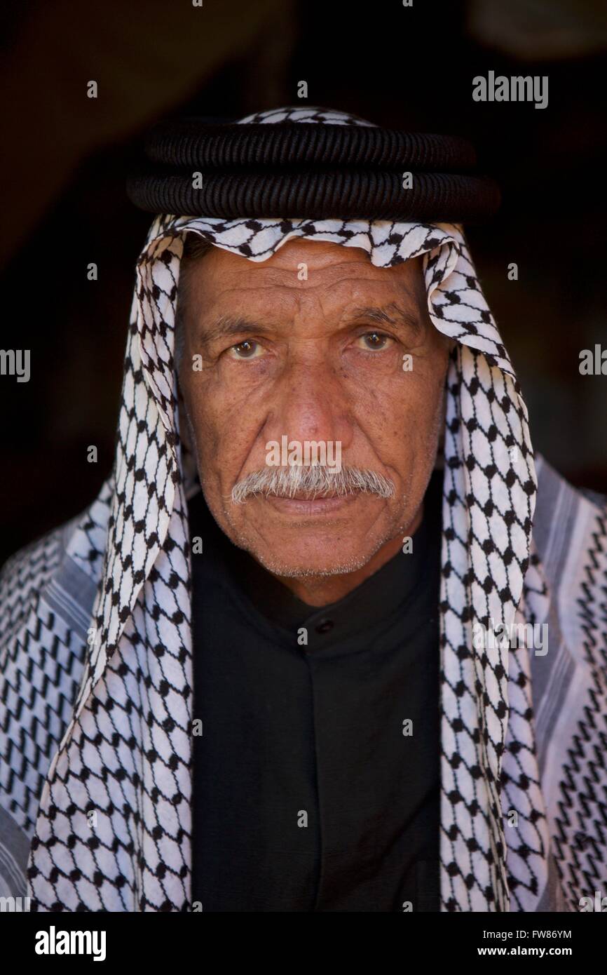 Old kurdish man kurdistan iraq hi-res stock photography and images - Alamy