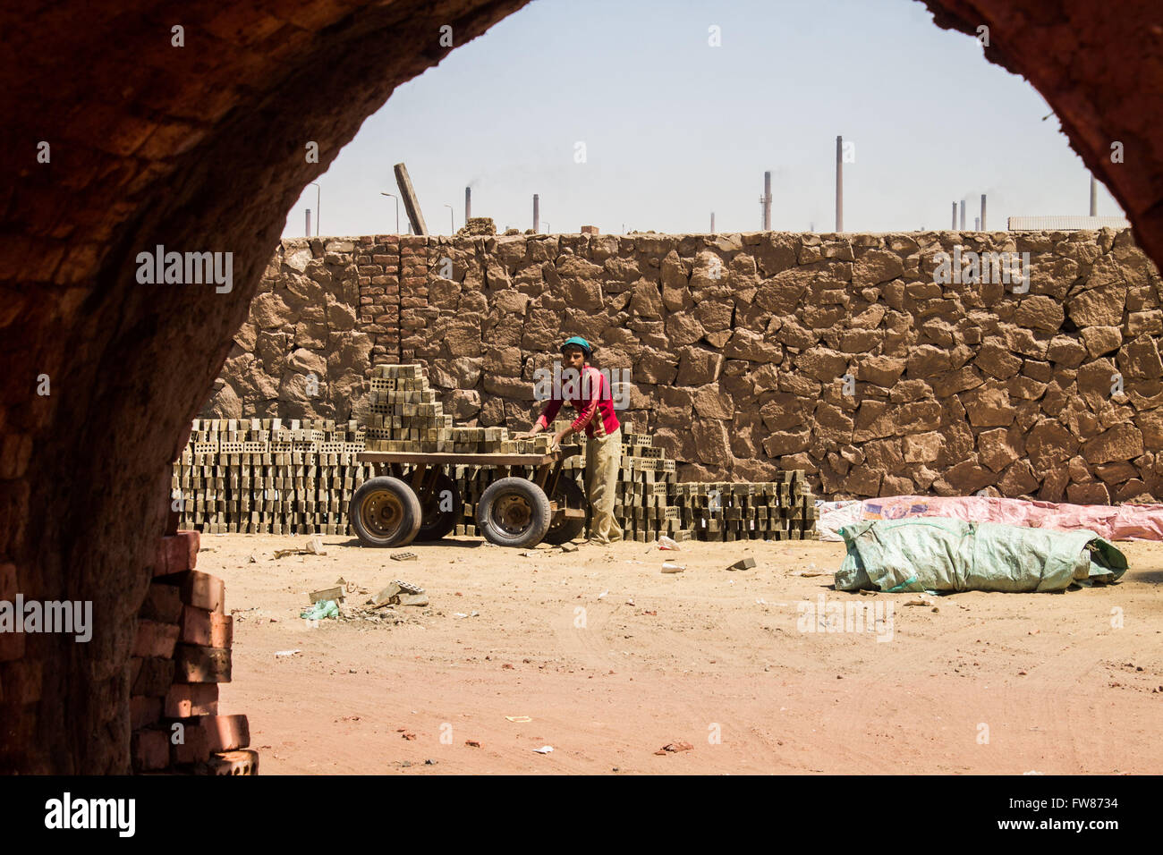 Transporting red bricks hi-res stock photography and images - Alamy