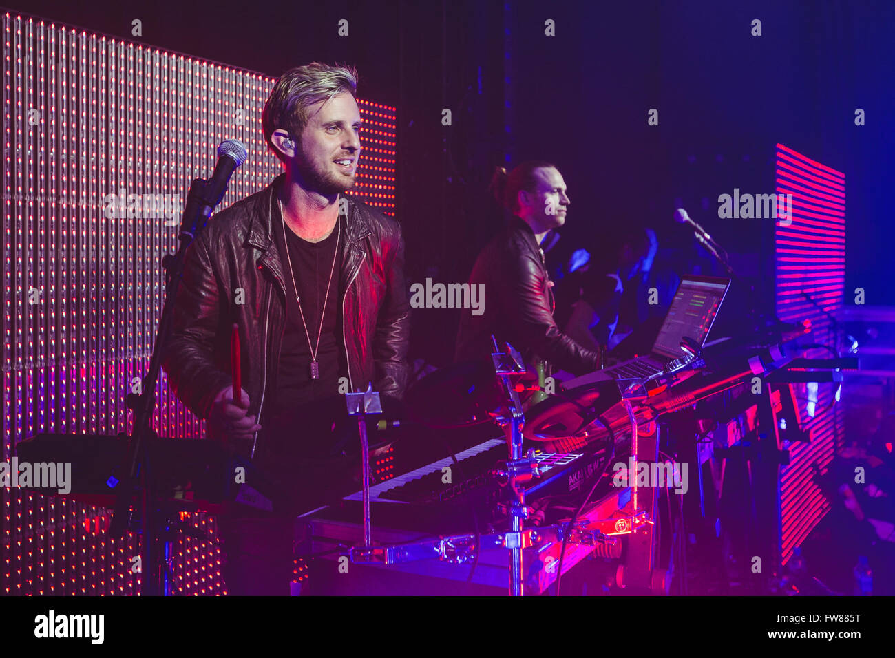Sigma dj hi-res stock photography and images - Alamy