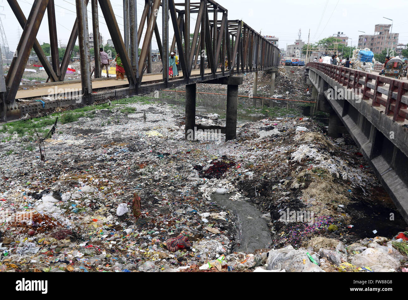 Dhaka, 01 April 2016. Dumping of garbage and waste under the bailey and ...