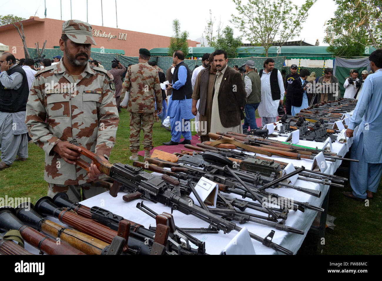 Quetta. 1st Apr, 2016. Pakistani paramilitary Frontier Corps officers ...