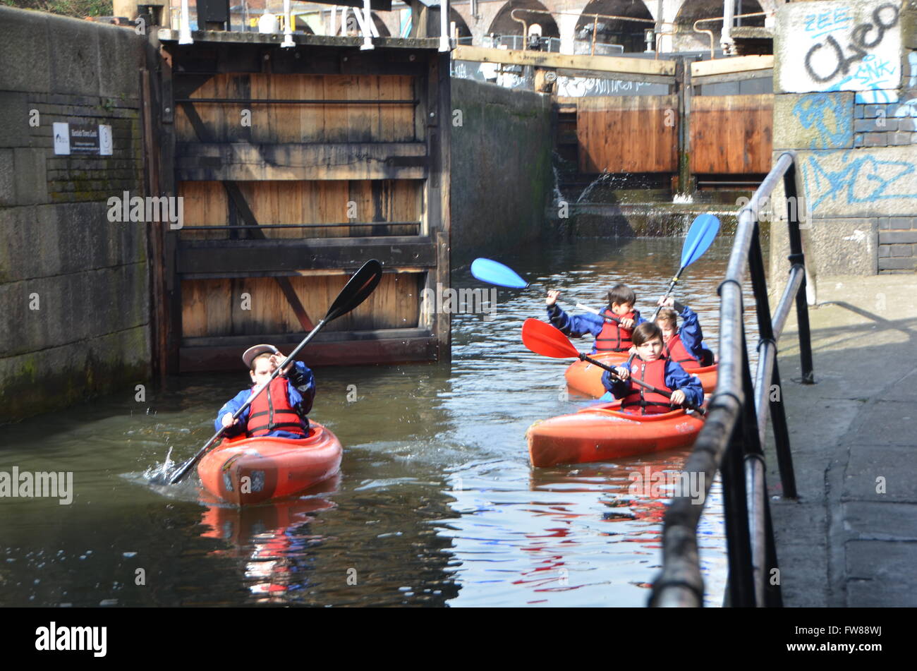 Kentish town canal lock hi-res stock photography and images - Alamy
