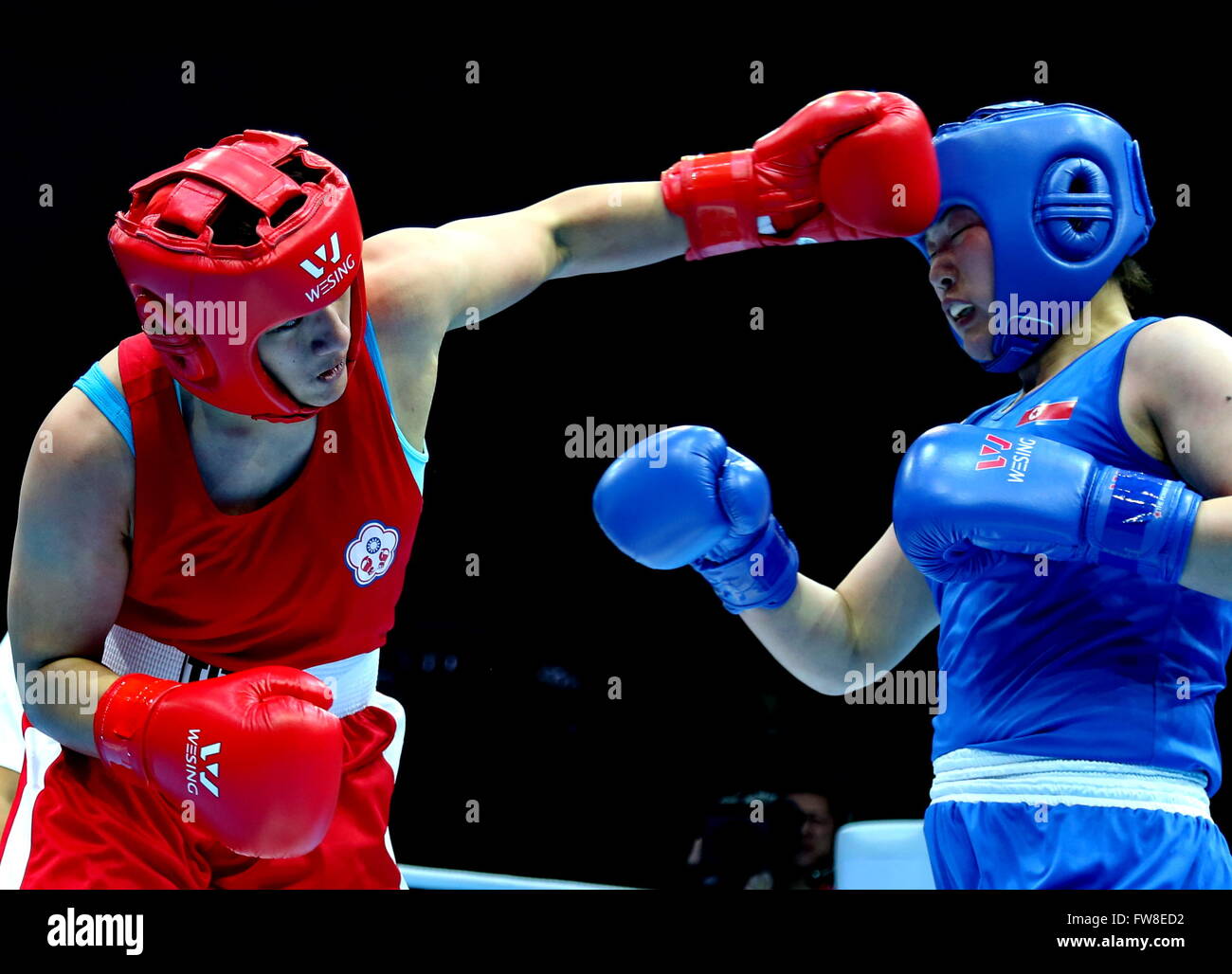 Qian'an, China's Hebei Province. 2nd Apr, 2016. Chen Nien-Chin (L) of ...