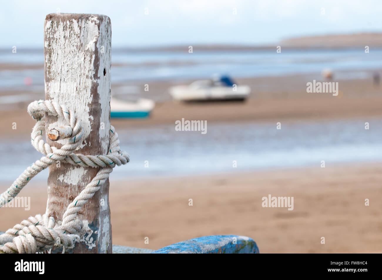 Boat tied up hi-res stock photography and images - Alamy