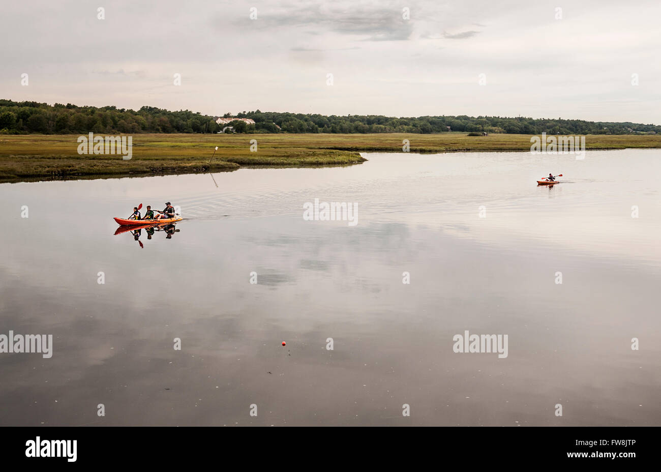 Dangerous kayaking hi-res stock photography and images - Alamy