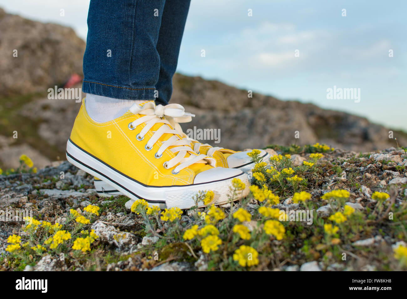 Walking with no shoes hi-res stock photography and images - Alamy
