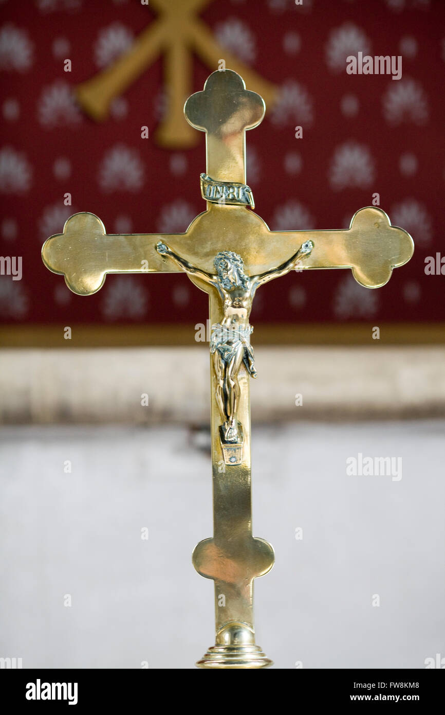 Brass gold cross jesus hi-res stock photography and images - Alamy
