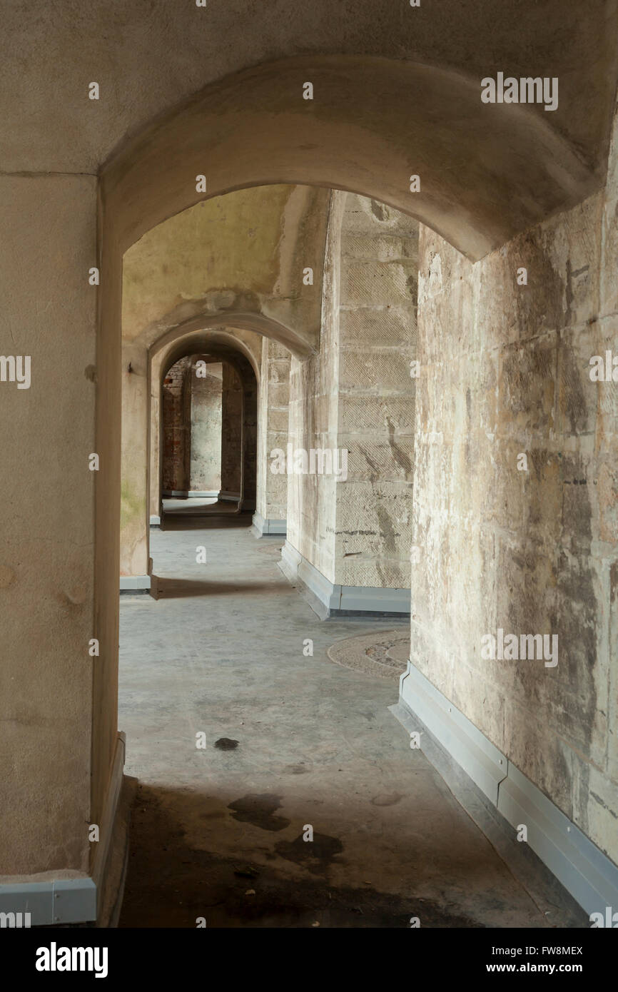 Interior arches hi-res stock photography and images - Alamy