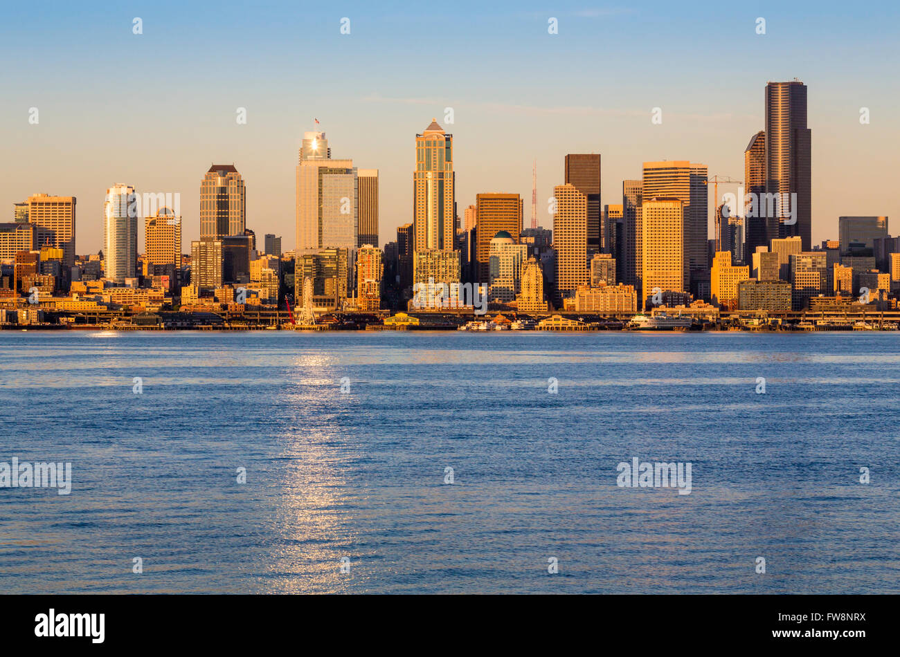 Seattle waterfront waterfront hi-res stock photography and images - Alamy