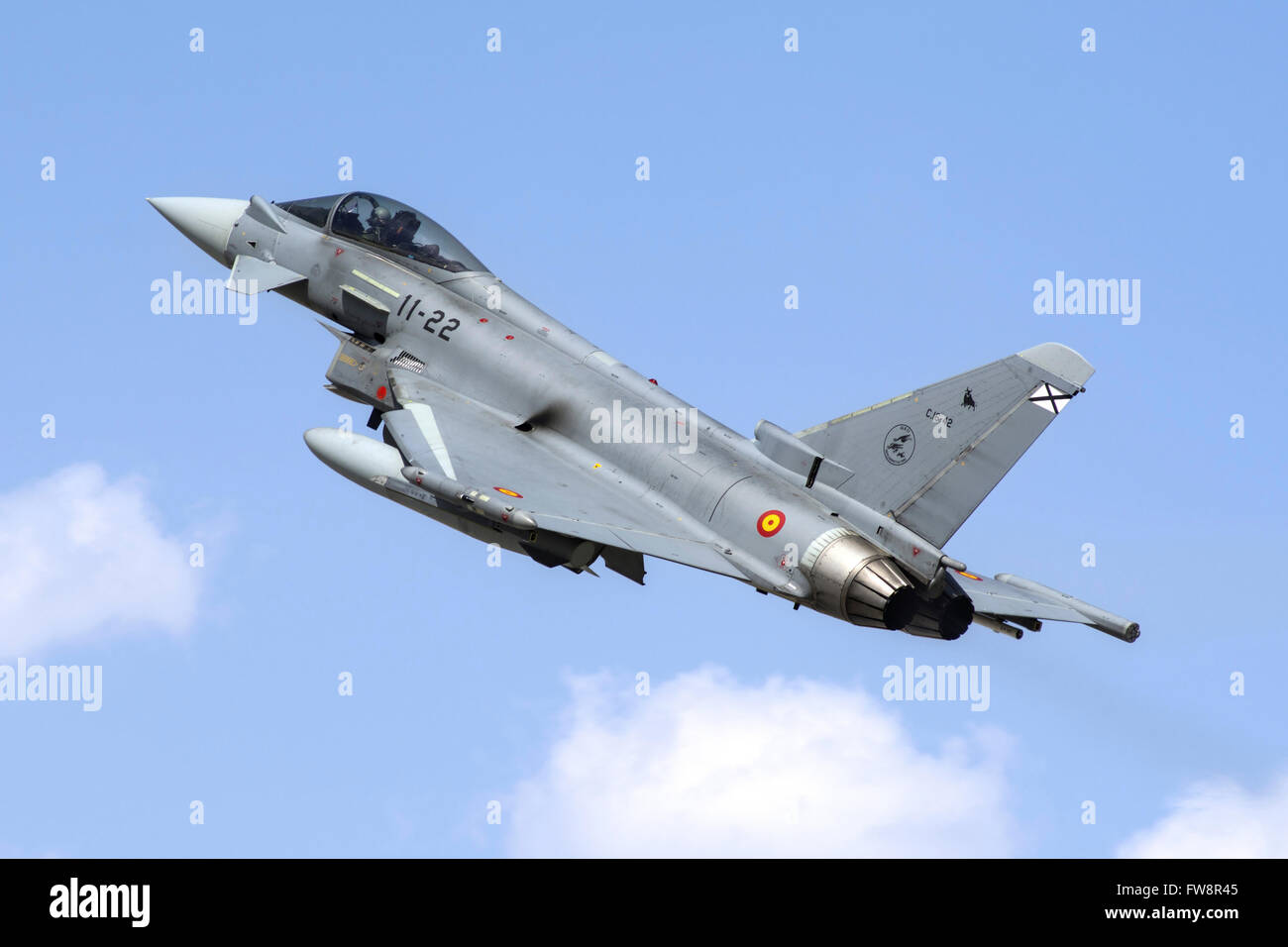 Side view eurofighter typhoon in flight hi-res stock photography and ...