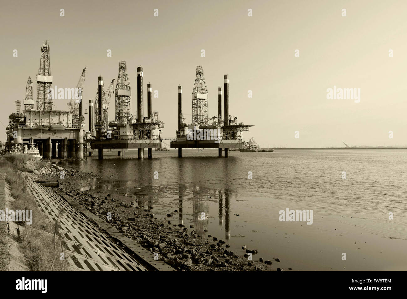 Offshore Oil Rig Crane High Resolution Stock Photography and Images - Alamy