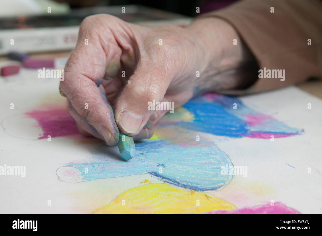 Old persons hand hi-res stock photography and images - Alamy