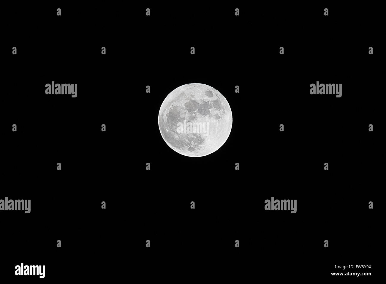Full moon night sky Black and White Stock Photos & Images - Alamy