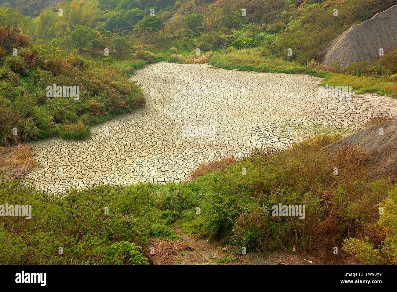 Bottom of a lake hi-res stock photography and images - Alamy