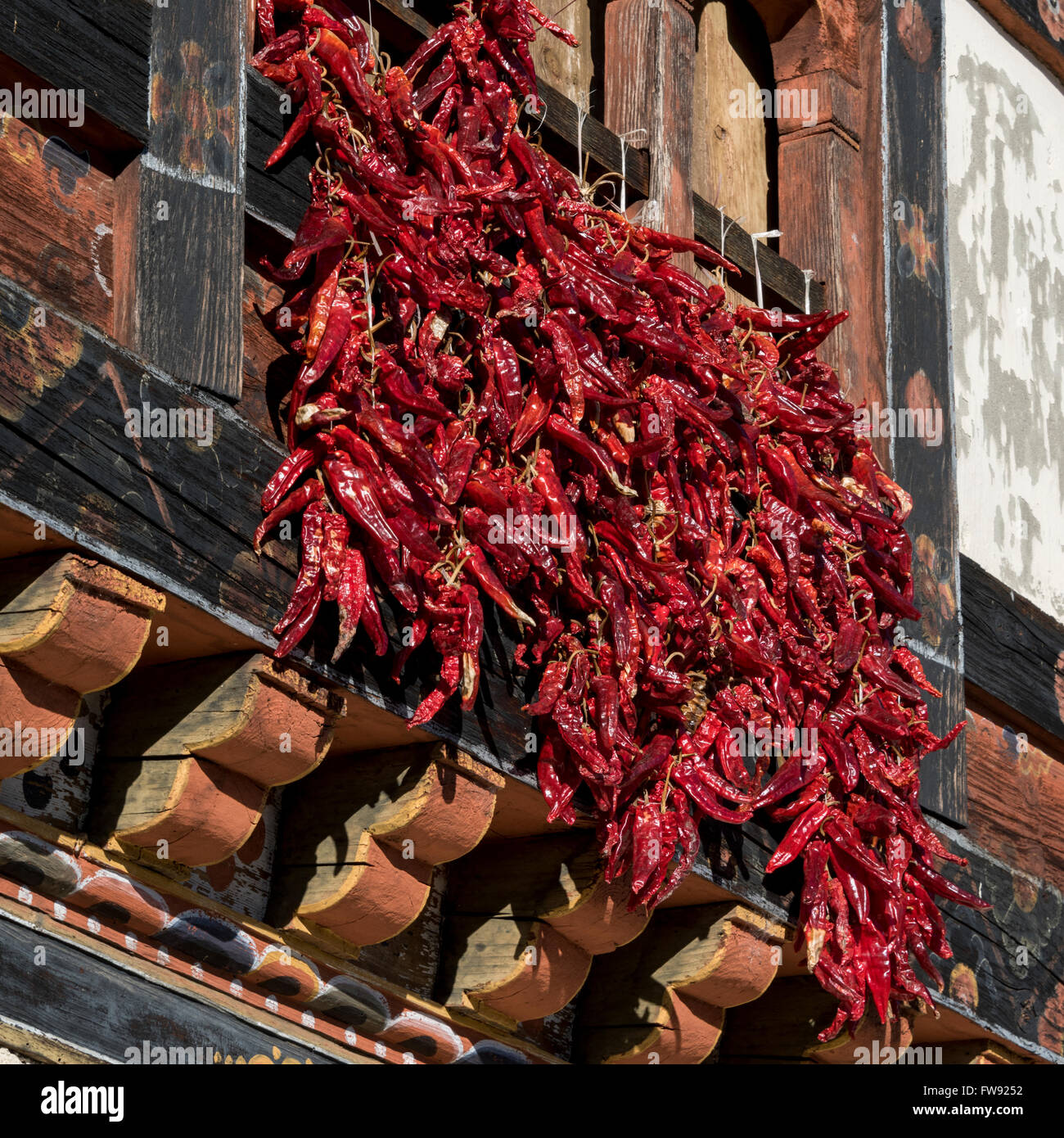 Bhutanese window design hi-res stock photography and images - Alamy