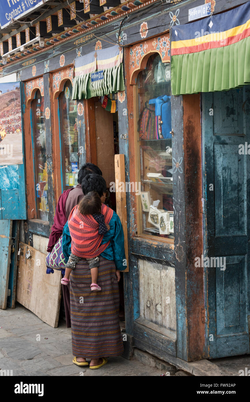 Thimphu women hi-res stock photography and images - Alamy