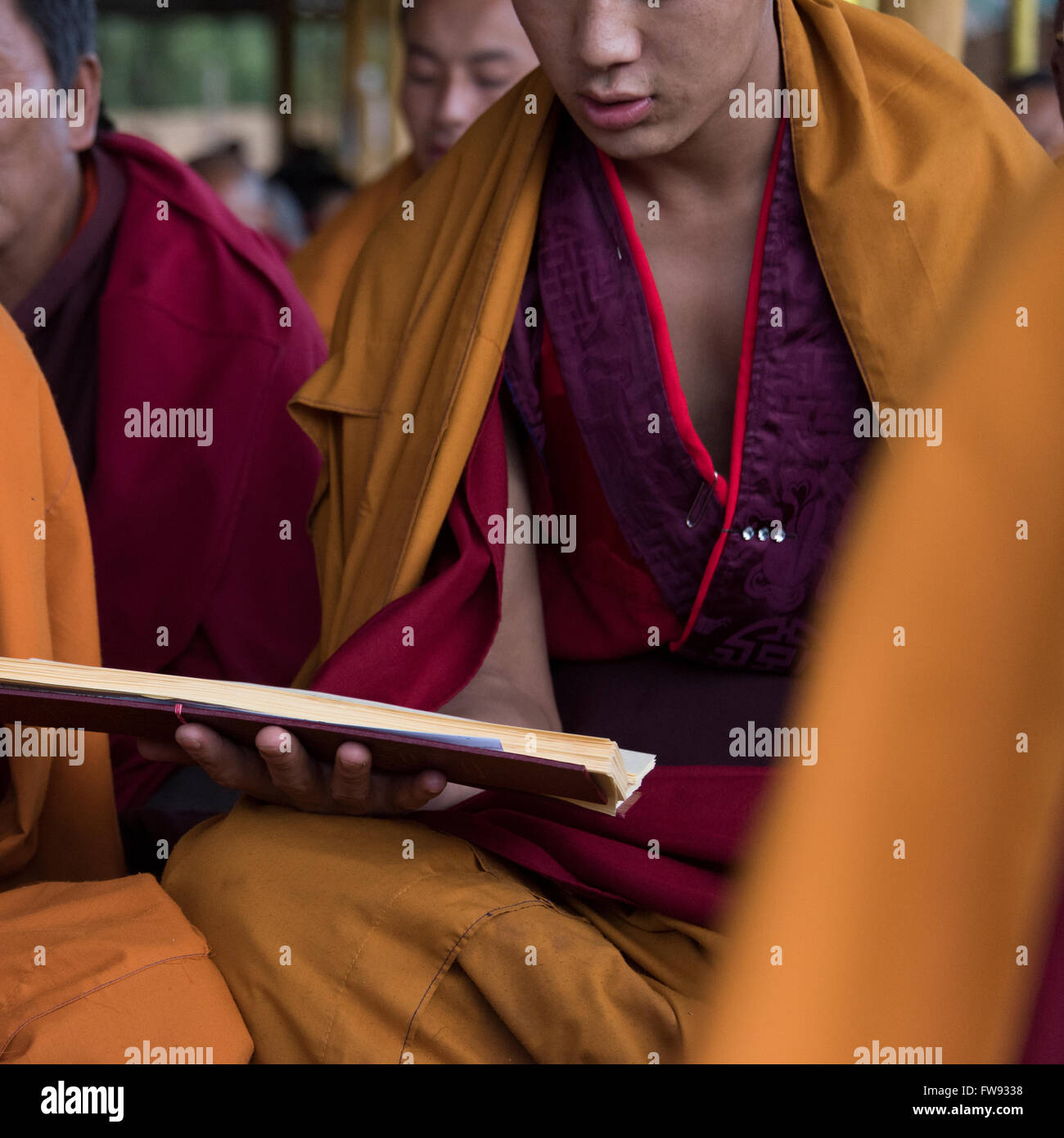 Paro bhutan buddhist monk hi-res stock photography and images - Alamy