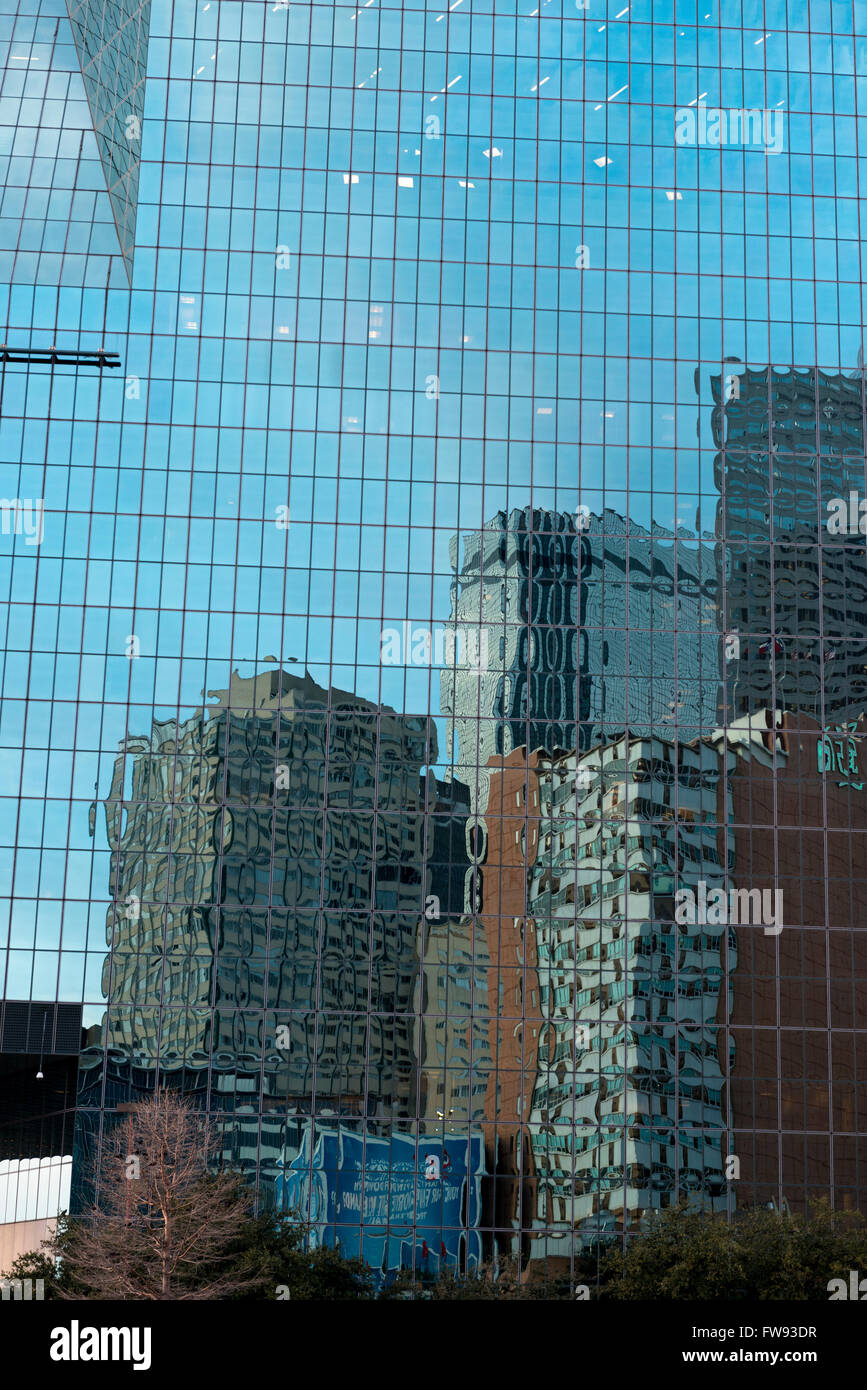Downtown dallas buildings detail hi-res stock photography and images ...