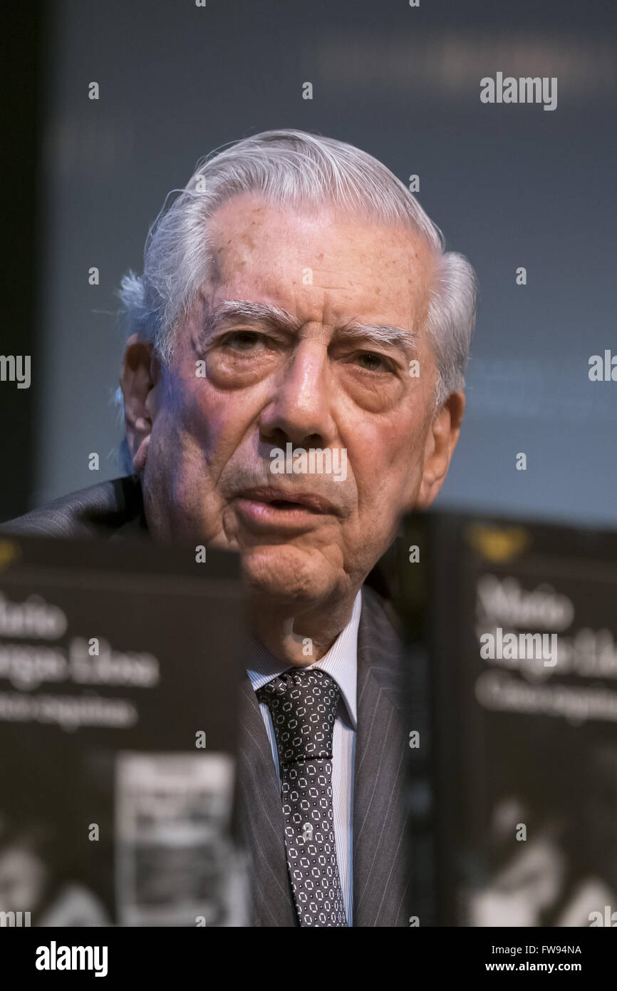 Peruvian writer Mario Vargas Llosa during the presentation of his new ...