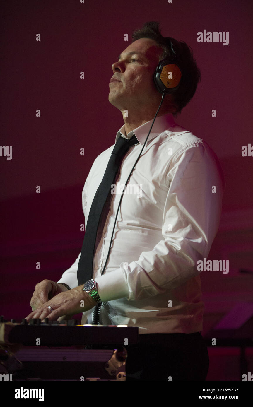 Children Uniting Nations Annual Gala Featuring: Pete Tong Where: Los ...