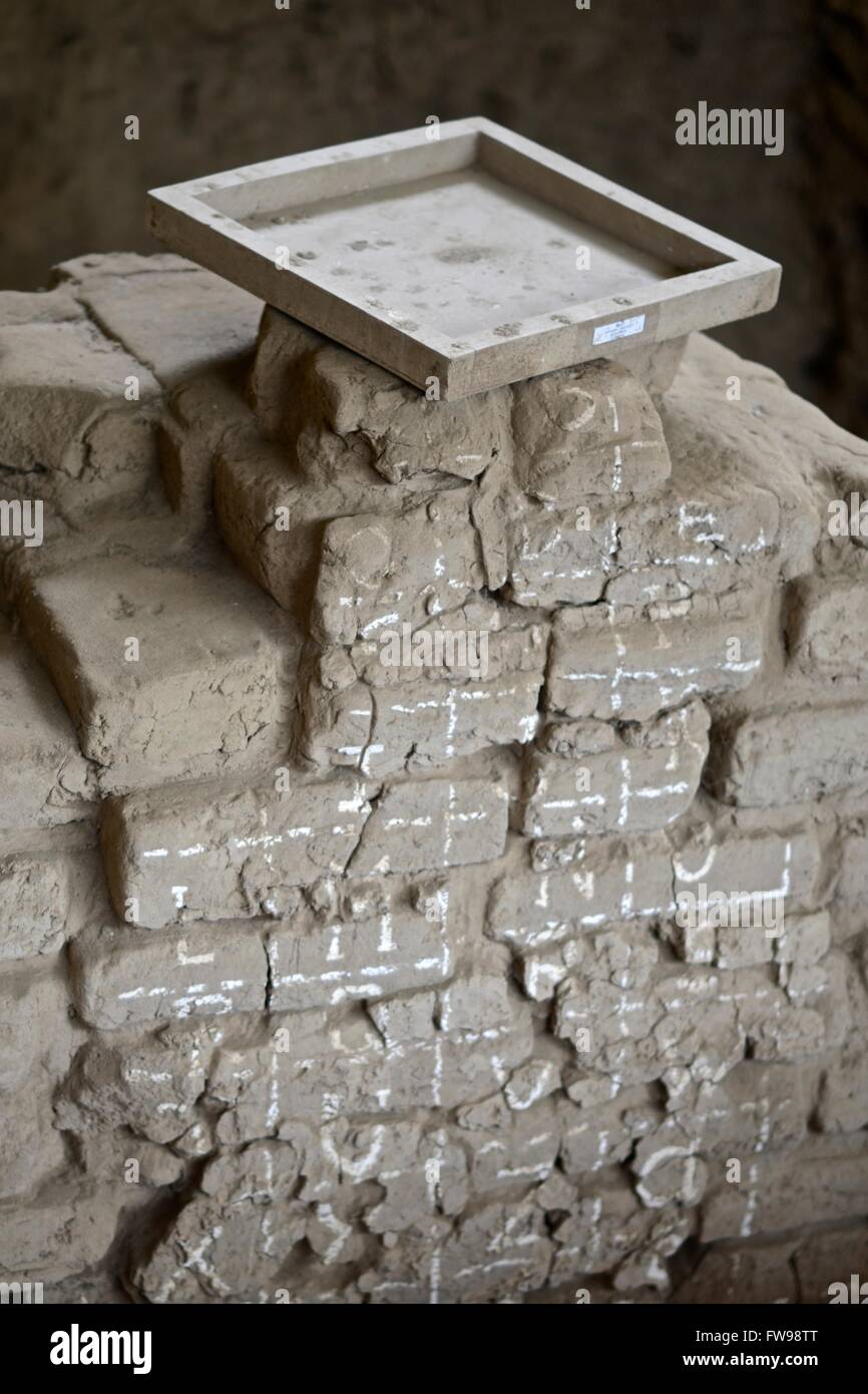 Huacas de moche temple hi-res stock photography and images - Alamy
