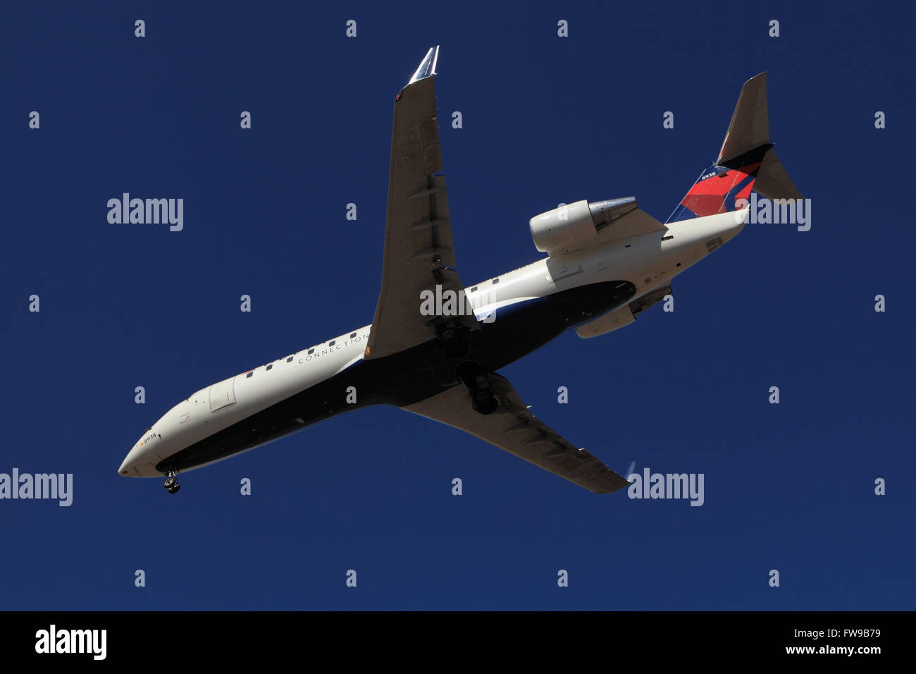 Delta connection airplane hi-res stock photography and images - Alamy