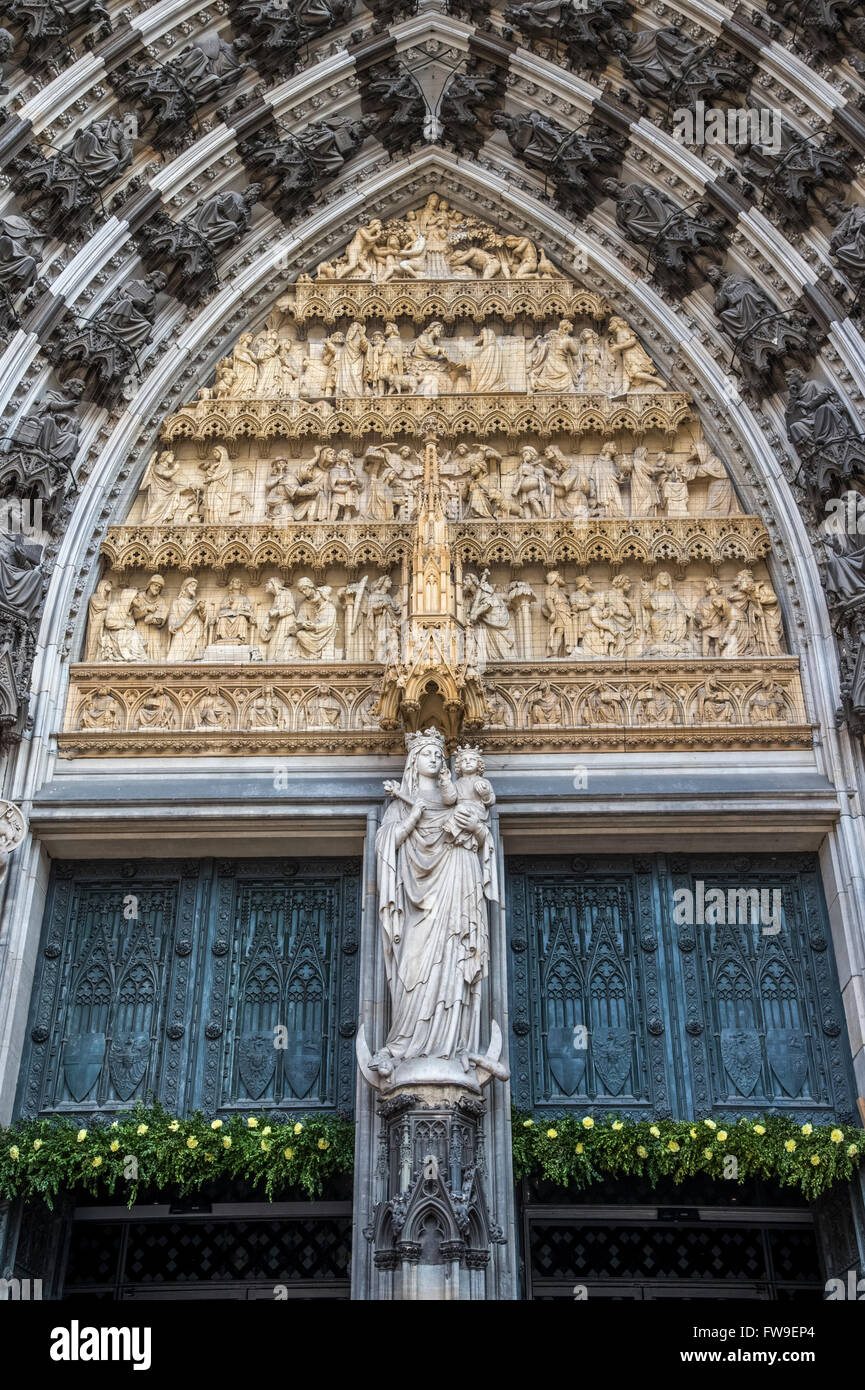 Cologne Cathedral Main entrance Stock Photo - Alamy