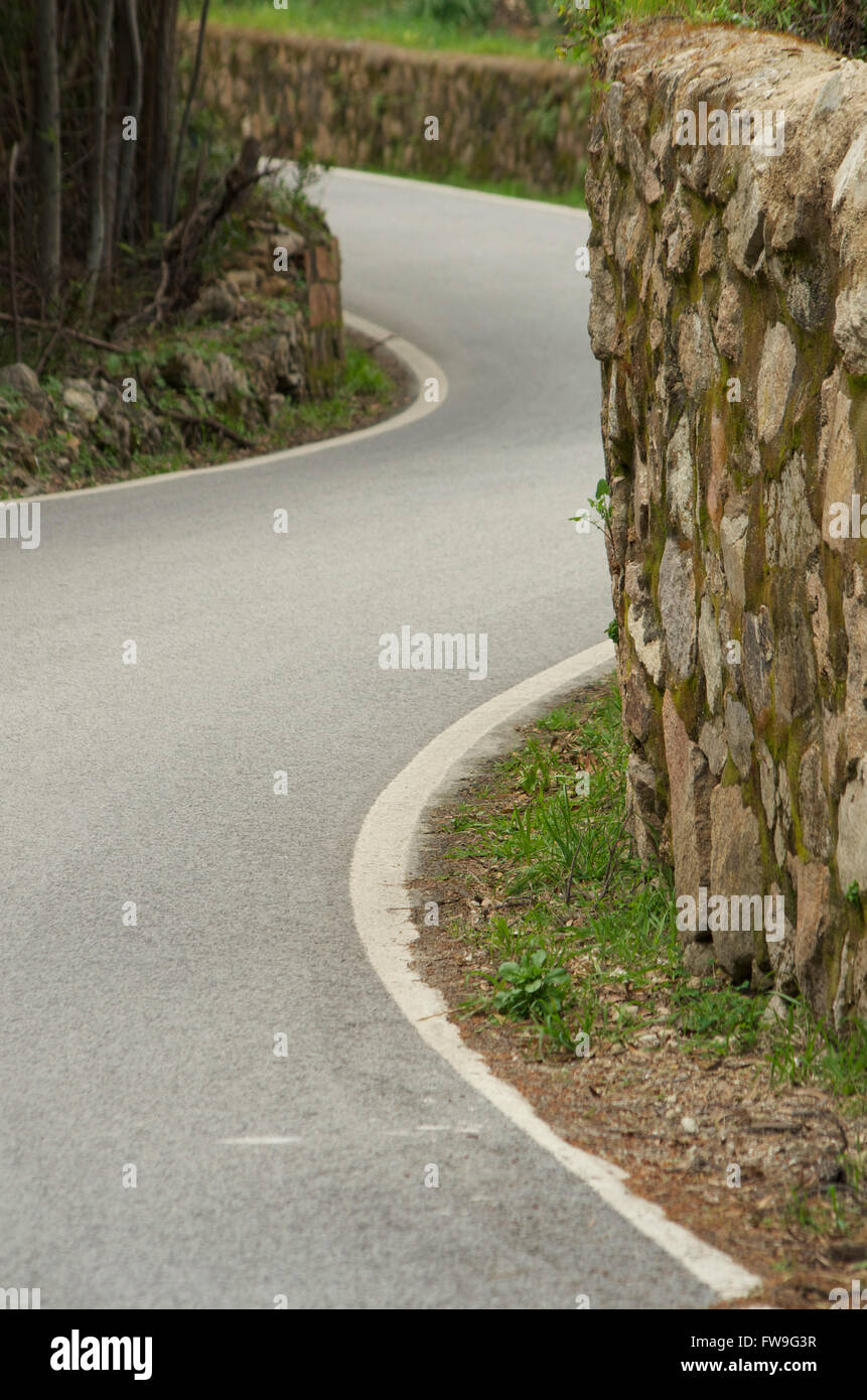 Bend in the road hi-res stock photography and images - Alamy