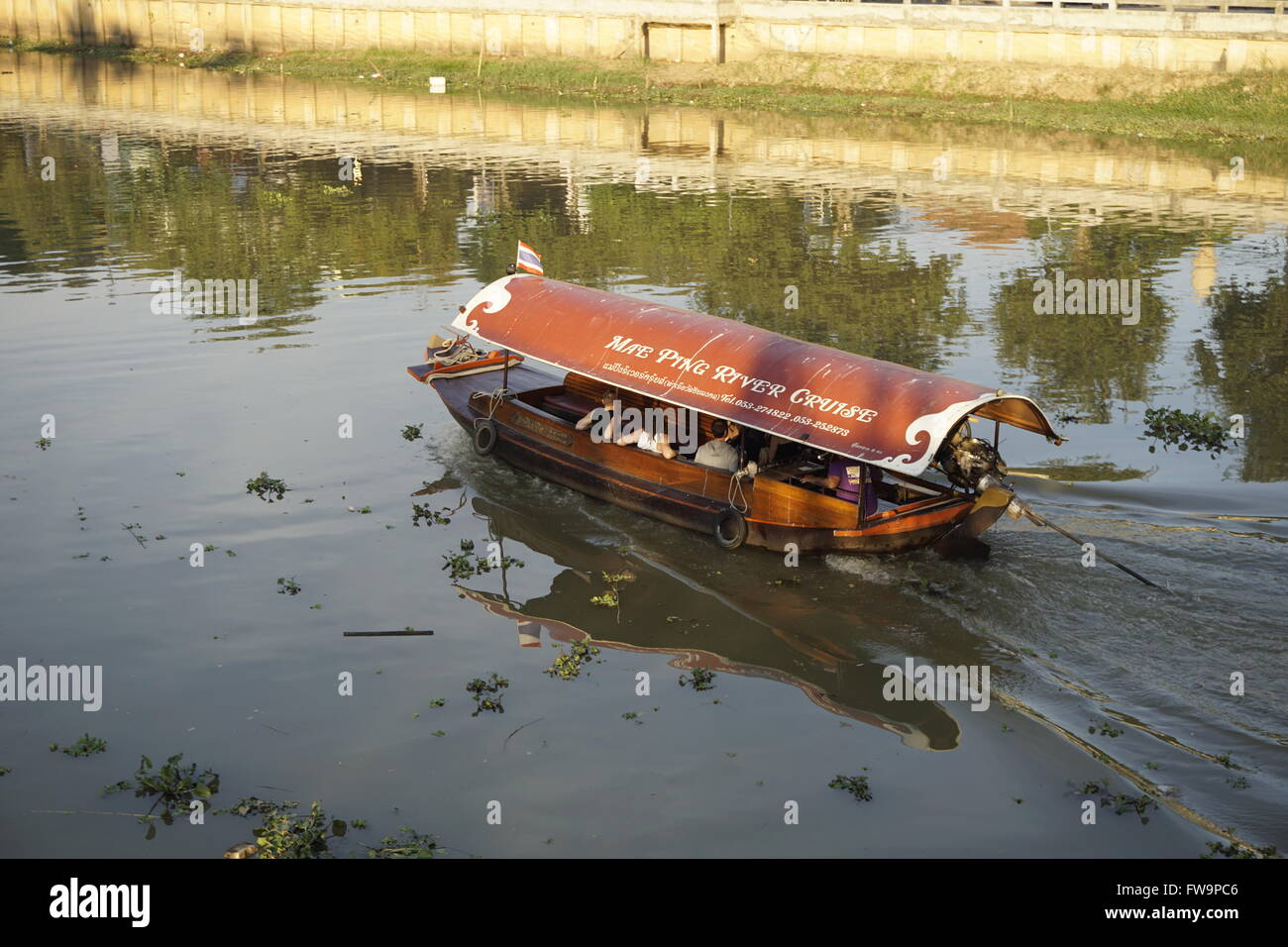 Mae Ping river cruise boat in Chiang Mai Stock Photo - Alamy