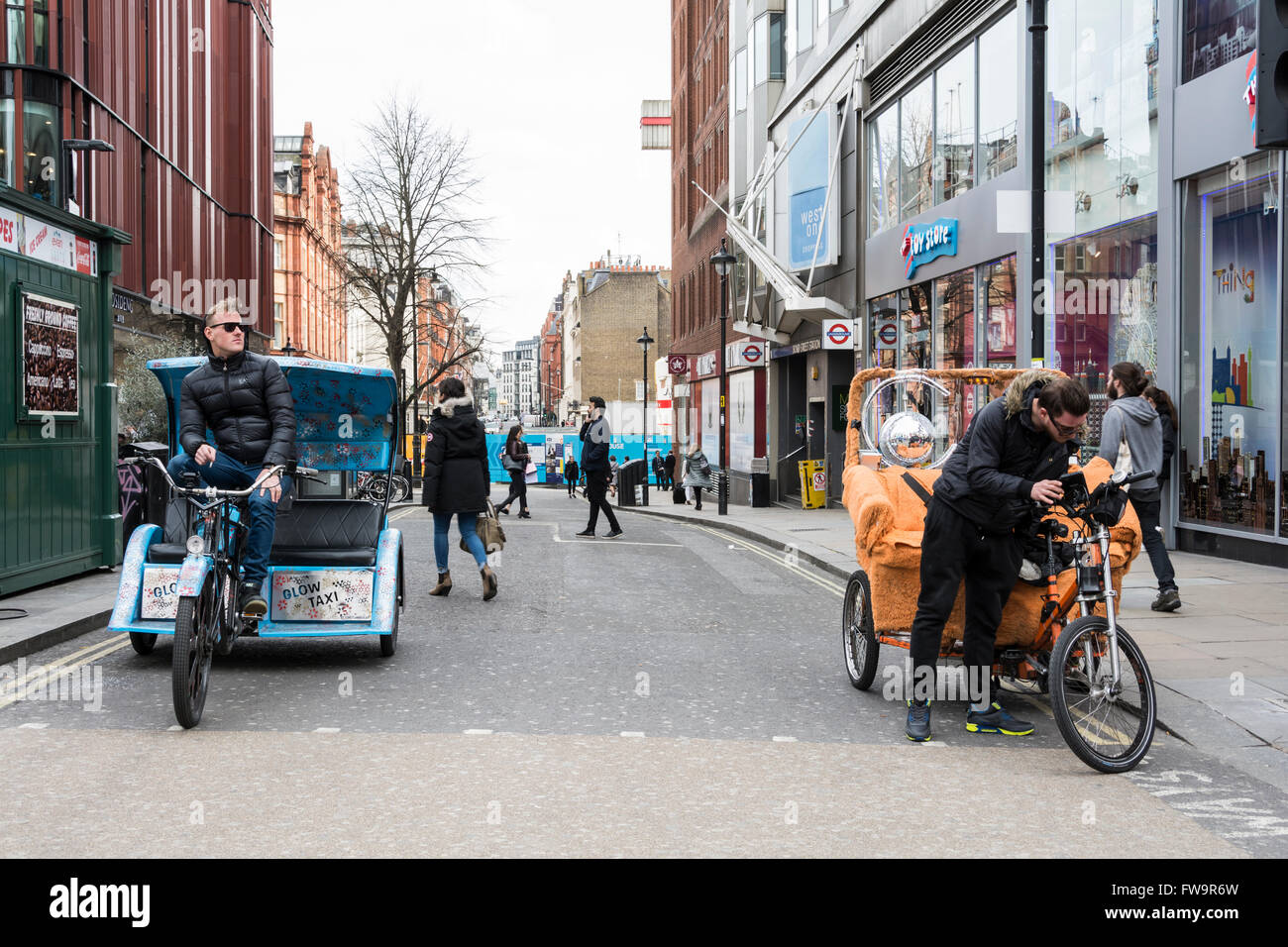 Londons rickshaws hi-res stock photography and images - Alamy
