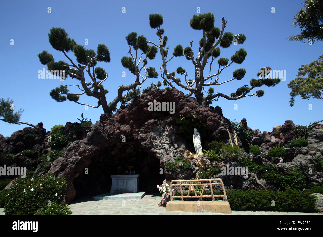 Celebrity final resting places - Holy Cross Cemetery. The section ...