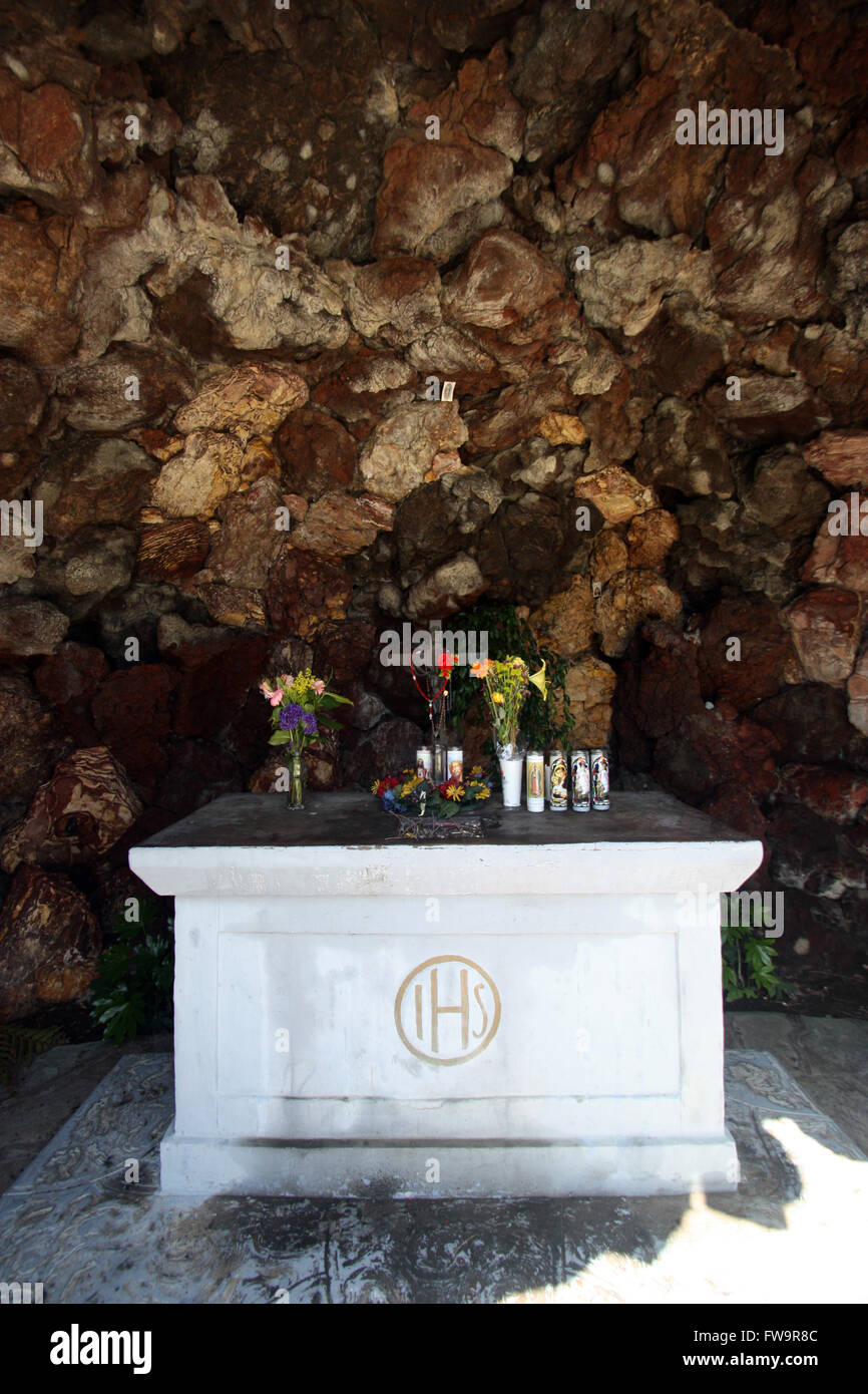 Celebrity final resting places - Holy Cross Cemetery. The section ...