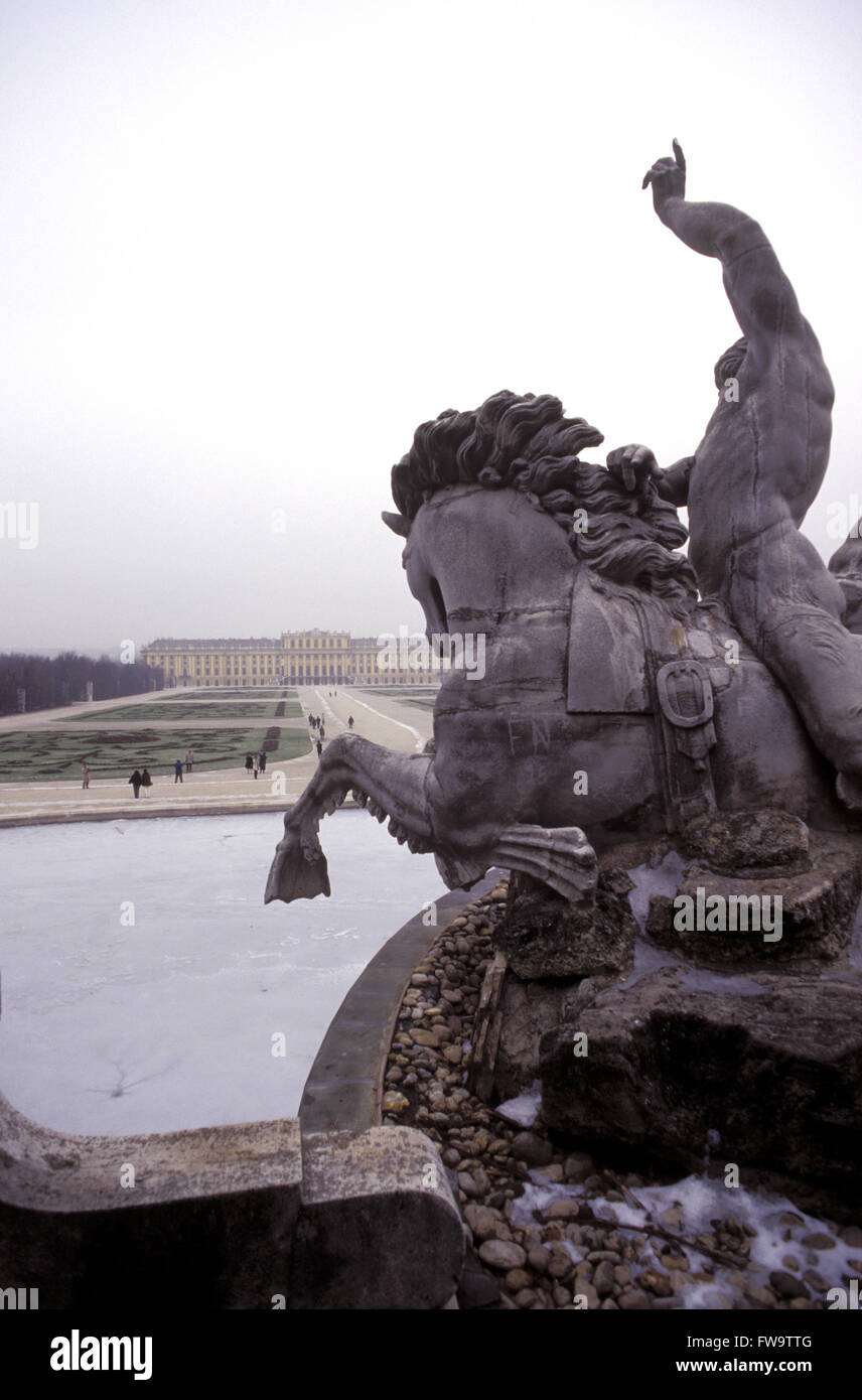 Schloss schoenbrunn hi-res stock photography and images - Alamy