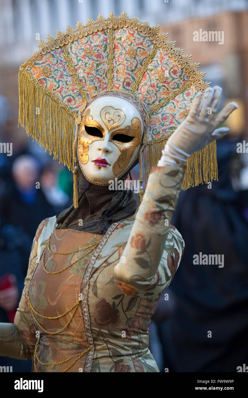 Maschera di costume hi-res stock photography and images - Alamy