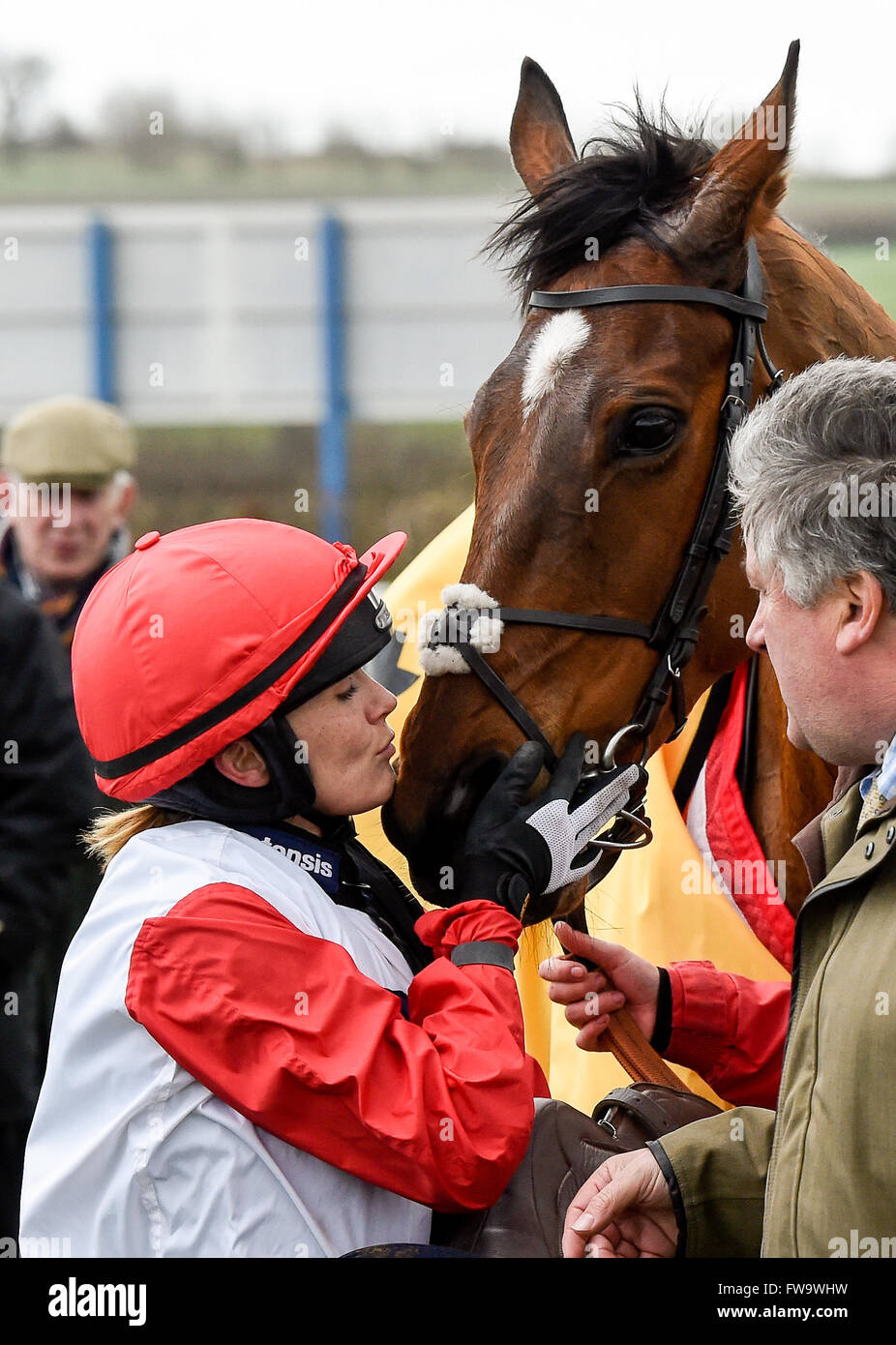 Victoria Pendleton rides Pacha Du Polder, trained by Paul Nicholls, in ...
