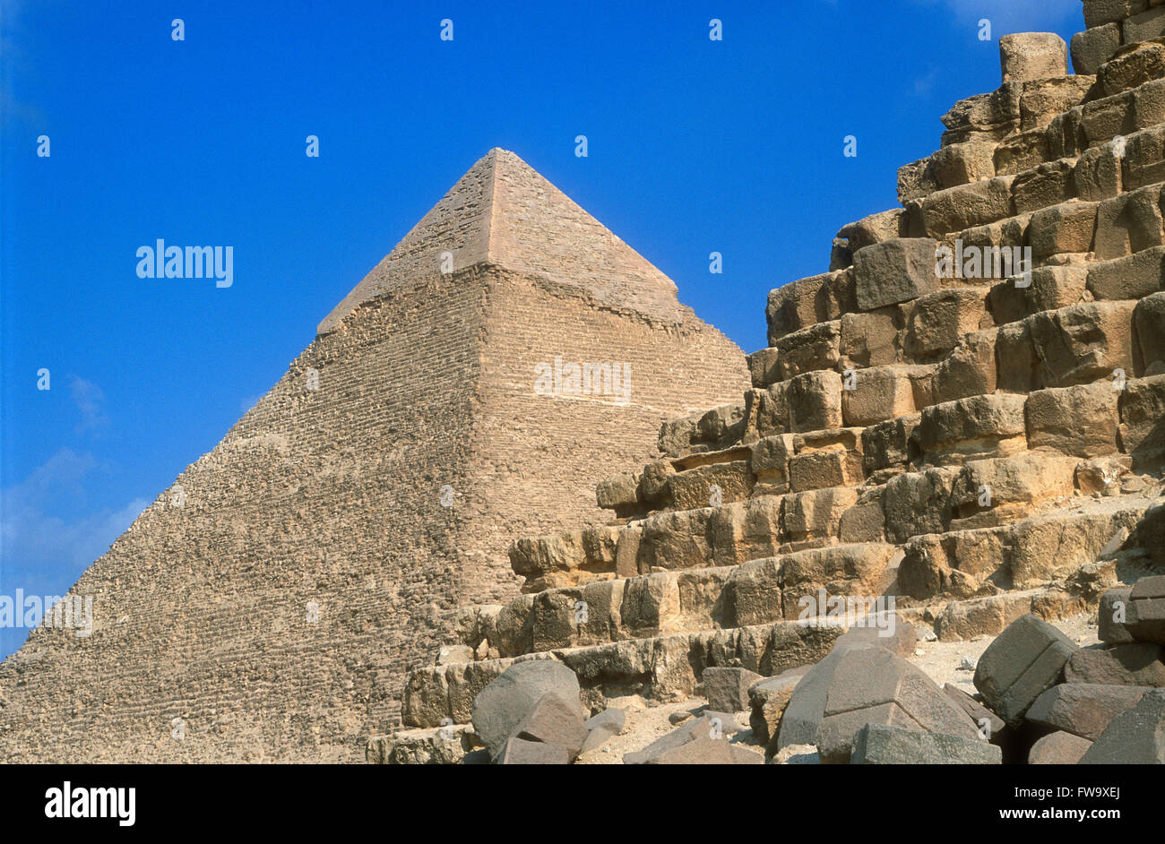 The Pyramid of Khafra (Chephren) at Giza, Egypt Stock Photo - Alamy