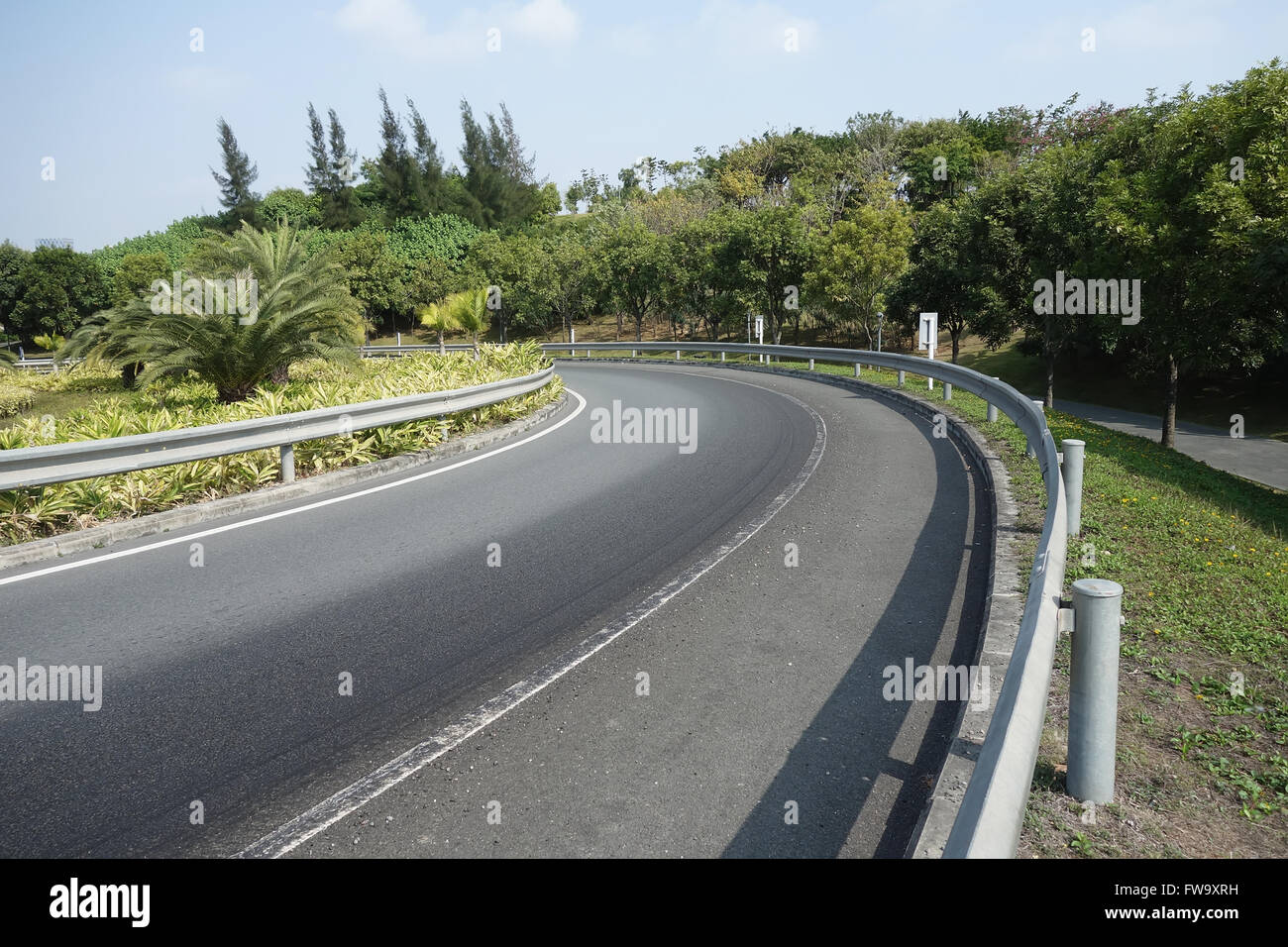 Cars positioning hi-res stock photography and images - Alamy