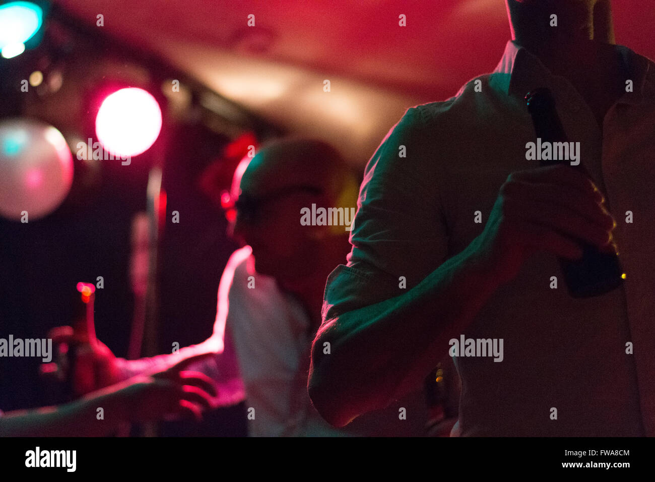 Two people partying on New Years Eve Stock Photo - Alamy