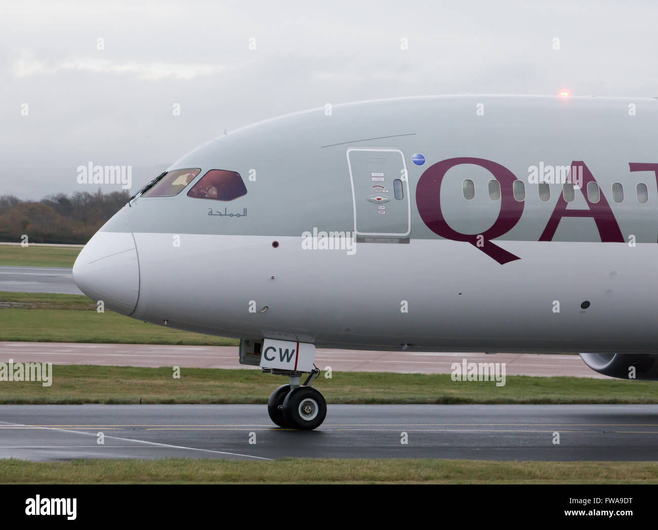 Qatar Airways Boeing 787-8 Dreamliner wide-body passenger plane (A7-BCW ...