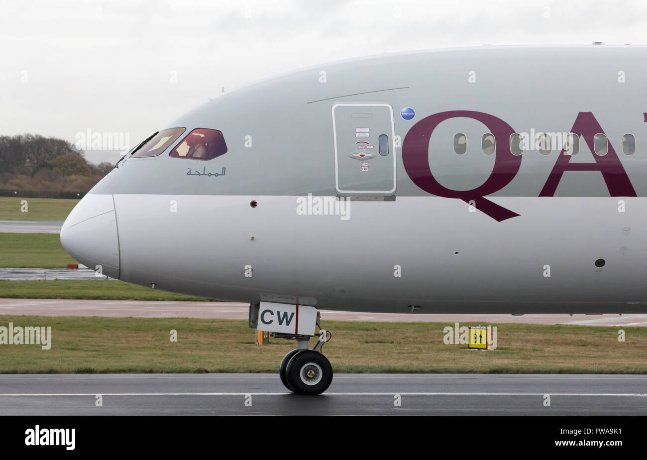 Qatar Airways Boeing 787-8 Dreamliner wide-body passenger plane (A7-BCW ...