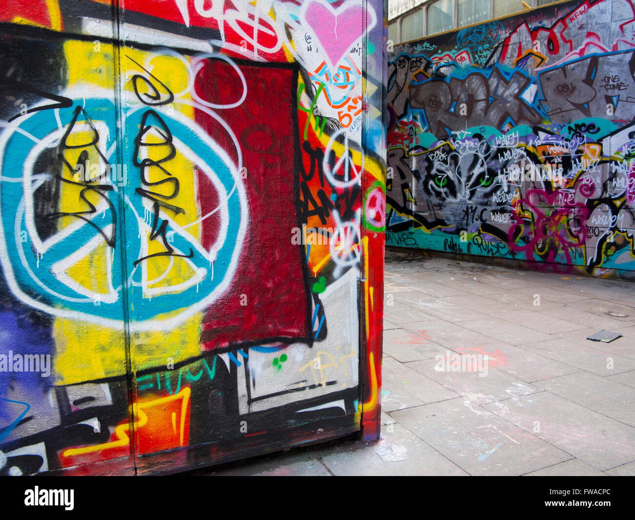 Southbank skatepark graffiti Stock Photo - Alamy